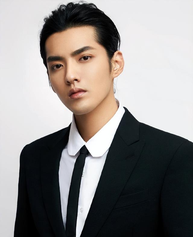 Wu Yifan's autobiography? Yang Zi's new play has changed? Dou Xiao is married to a wealthy ...