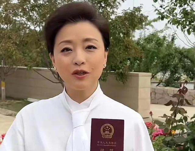 It was revealed that Yang Lan's family immigrated to the United States ...
