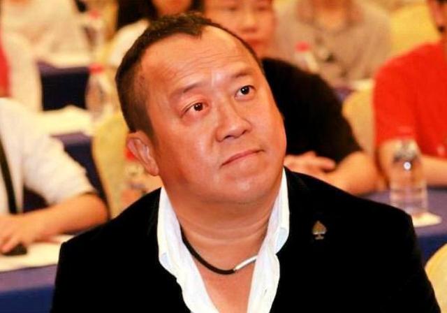 At a birthday party, people in the entertainment circle had tea, and Zeng Zhiwei showed it ...