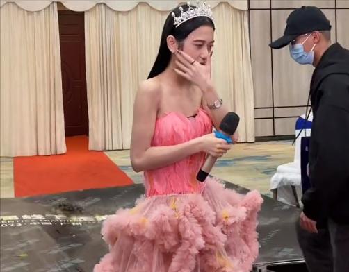 Internet celebrity "Xiao Xiaoru" was thrown rotten eggs again, claiming ...