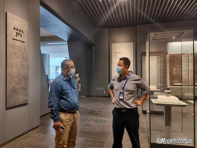 Into Chifeng Museum - iNEWS