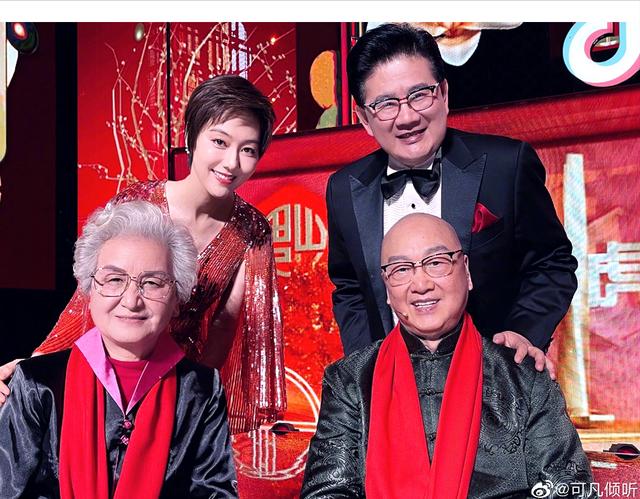 A recent photo of Qiao Zhen and his wife was exposed. As a performer ...