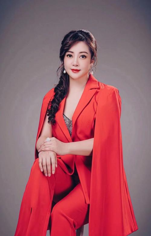 Huang Yunting was included in the series "50 Chinese Role Models for ...