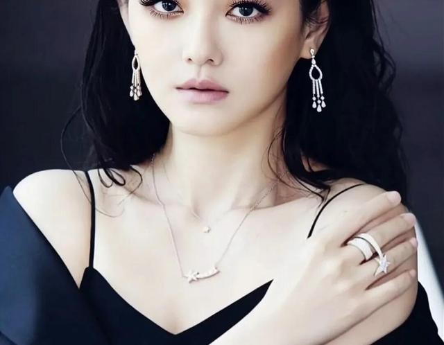 Xu Xiyuan's charming photo (1) - iNEWS