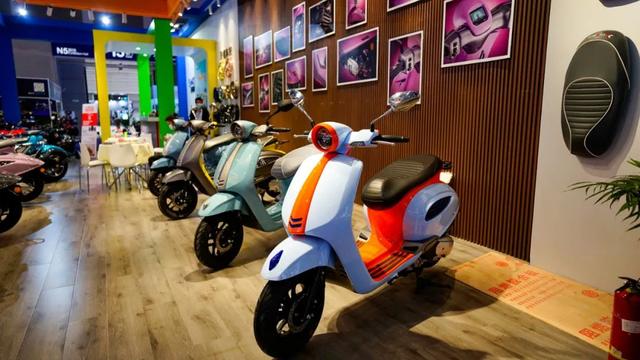 Geely's Jiming Motorcycle released Vasiiica150 retro pedal, the same ...