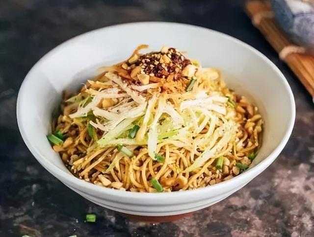 Zhang Hongfu_Make cold noodles at home, learn these 2 techniques, the ...