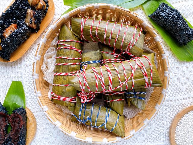 The fragrance of rice dumpling leaves, the unique black rice dumpling ...