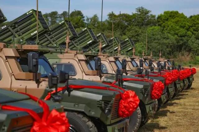 The almighty warrior!The People's Liberation Army Synthetic Brigade ...