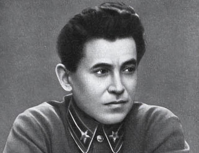 What did the 'bloody dwarf' Nikolai Yezhov say before he was shot? - iNEWS