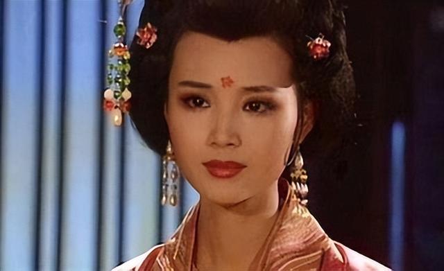 Talented, served two generations of emperors, the "female prime ...