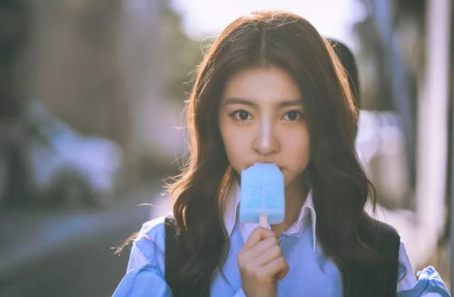 Han Fei: The second generation of the most beautiful star, with a slender waist and squeezed out ...