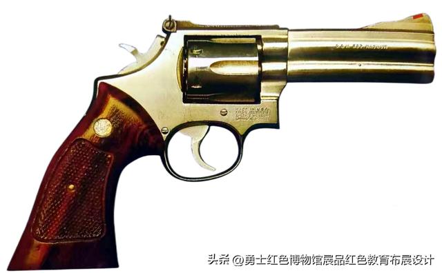 The world's first double-action trigger revolver Smith & Wesson M10 ...