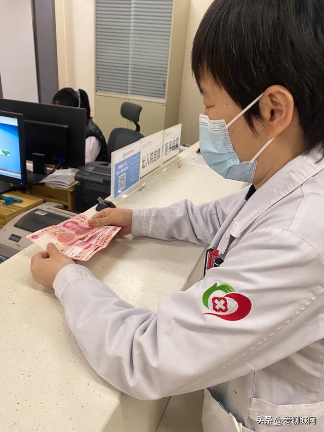 "Doctor-Patient Warmth"Heartwarming! Red envelopes cleverly change ...