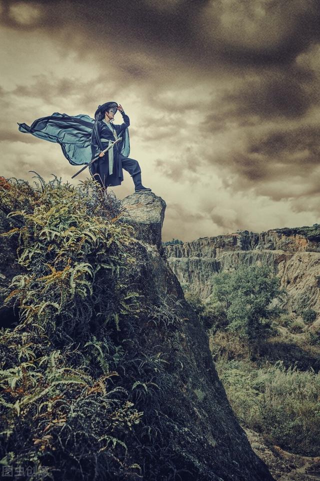 The knight-the ancient road in the dark night is against the wind and ...