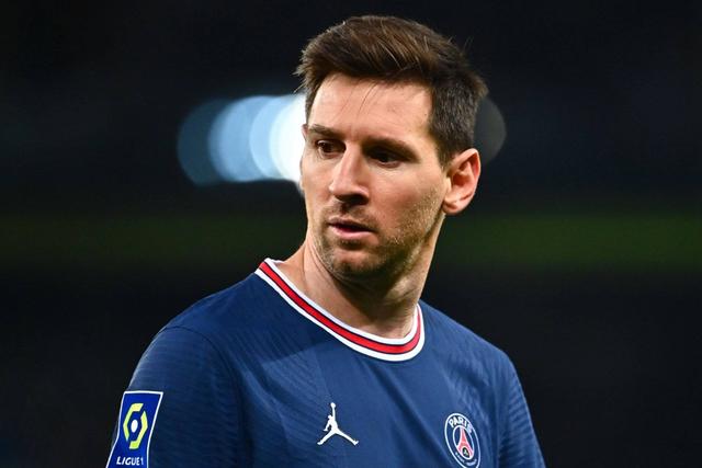 Congrats Messi!Paris signs 2 midfield superstars worth 100 million in a ...