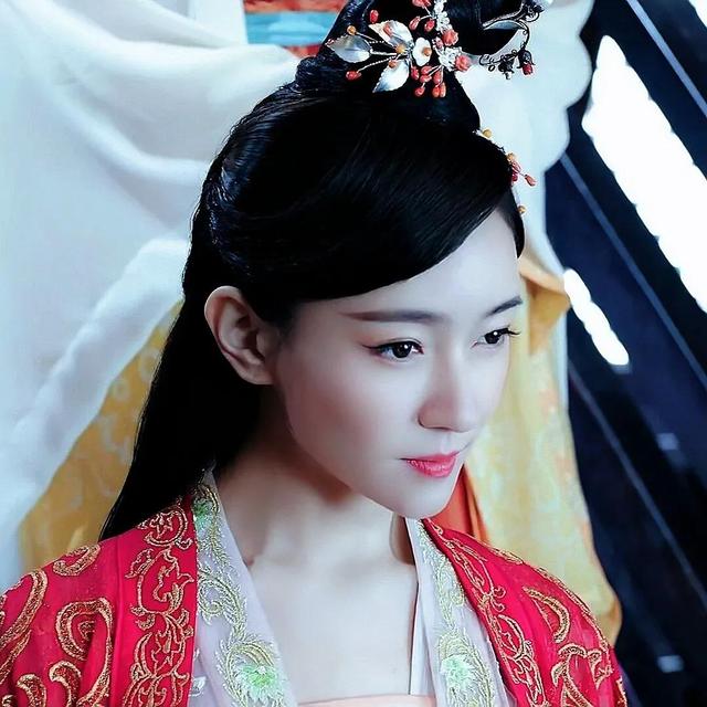 Jin Ping'er played by Jiao Junyan - iNEWS