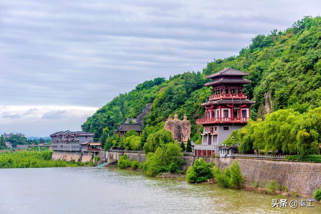 Hanzhong City Stone Carvings and Steles - iNEWS