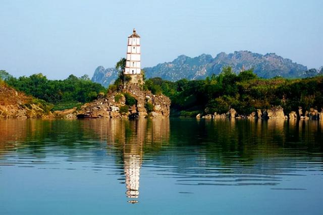 A wonderful building in Chongzuo, one of the eight leaning towers in ...