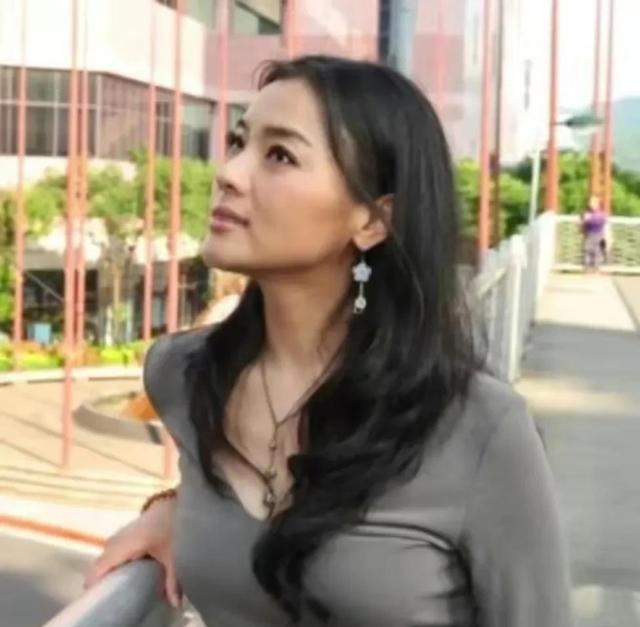 Singer Chen Sisi sang 8 military love songs in "Send Off"! The last ...