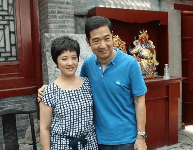 The celebrity couple who were obsessed with being a "DINK", now it's ...