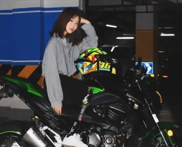 She lost her right leg in the Wenchuan earthquake at the age of 11. Niu Yu, the "steel-legged ...