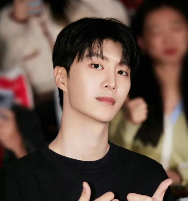 Fan Chengcheng leaves Lehua! Officially joined the sister team, sharing ...