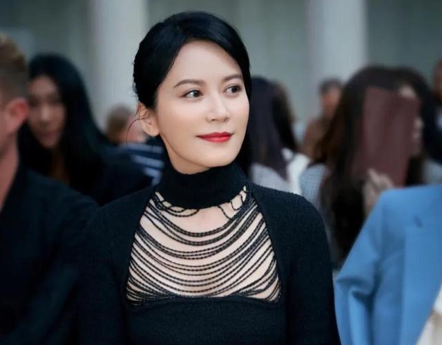 Although 51-year-old Yu Feihong is not married, he lives a chic and ...