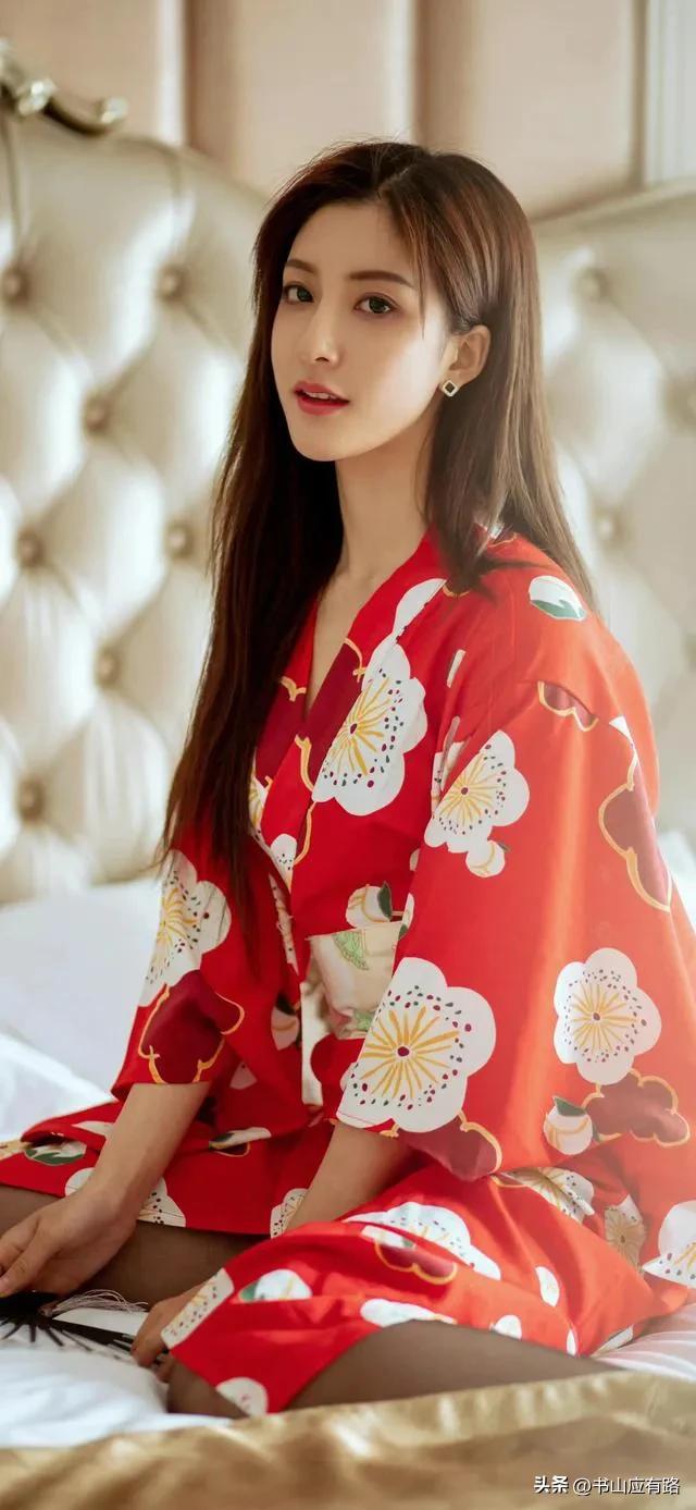 Lin Wenwen: A supermodel with a high appearance and temperament - iNEWS