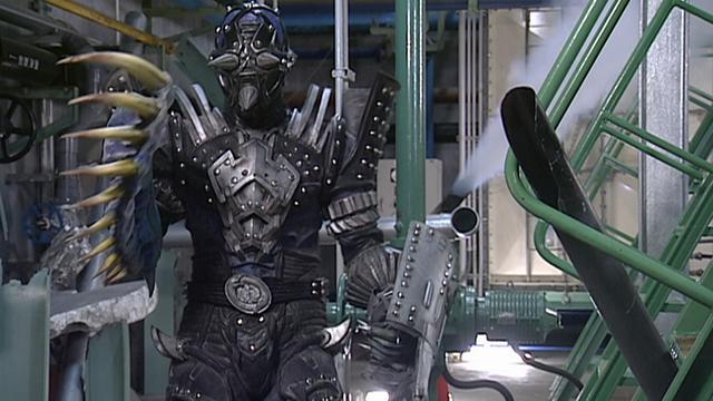 Kamen Rider Sword: The Mole Undead was brutally beaten by three knights ...