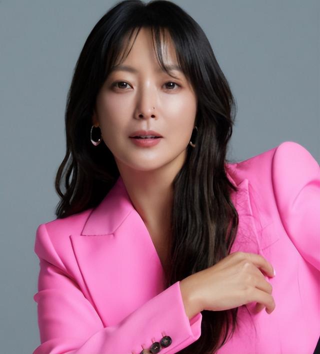 Korean media revealed that Jackie Chan and Kim Hee Sun are cooperating ...