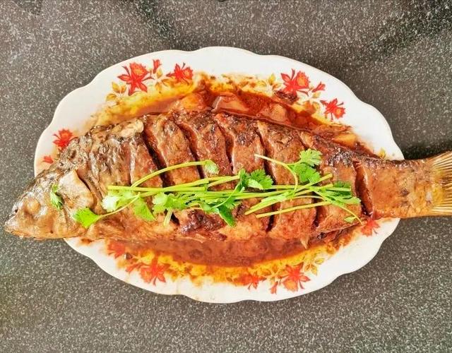 When stewing carp, keep in mind the 3 tricks of "removing fishy and ...