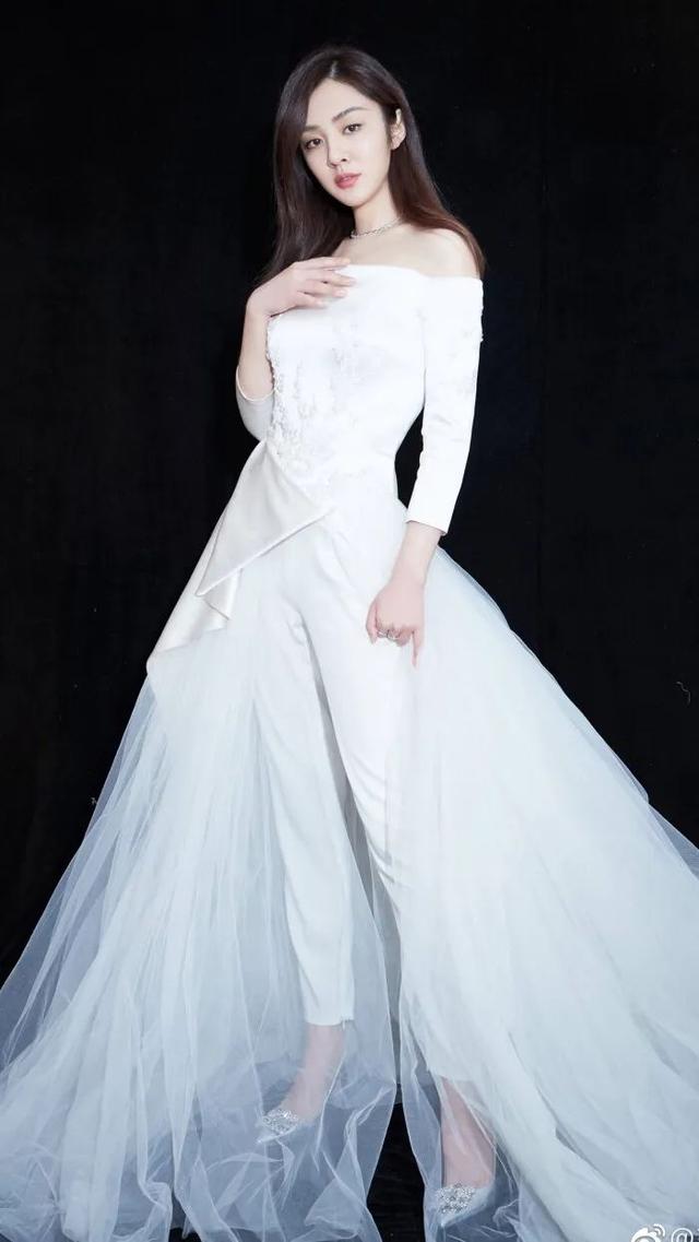 Yang Mi, Wang Xiaochen, Ouyang Nana, Guan Xiaotong, Wang Yibo - iNEWS