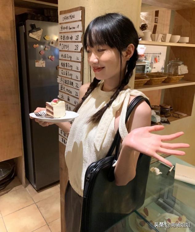 This year, a new style of dressing has become popular: "Scum girl on ...