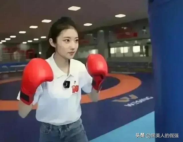 The forgotten Zhang Jinyu became popular again after half a year - iNEWS