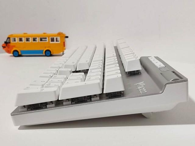 A keyboard can have a variety of different feel? Let's take a look at the Rapoo V700 DIY RGB ...