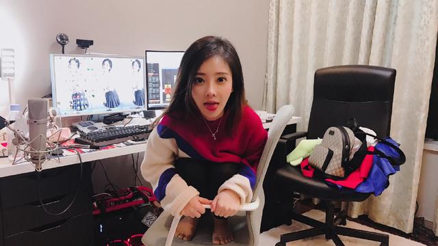 Feng Timo takes a selfie at work - iNEWS