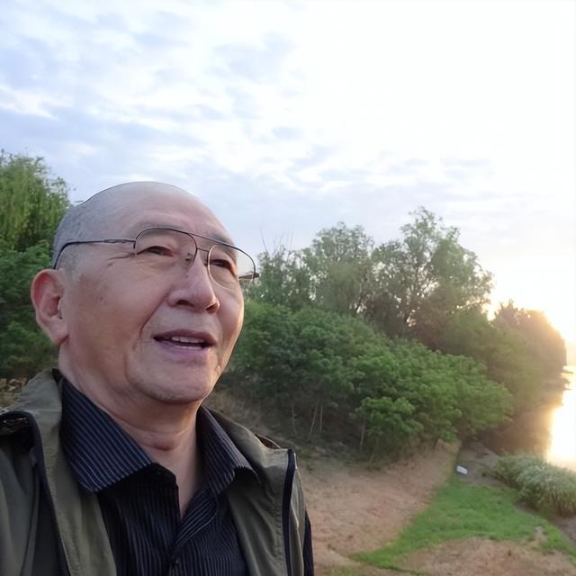 [Wu Jia Poem with Picture] "Five, One" Spring Outing - iNEWS