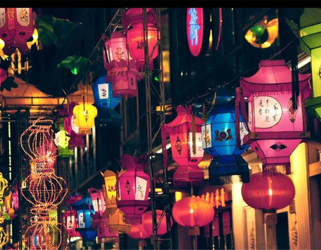 Lantern Festival guessing lantern riddles originated in the Spring and ...