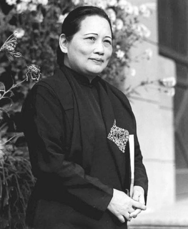 In 1945, Liu Bocheng's 6-year-old daughter was murdered. Before her ...