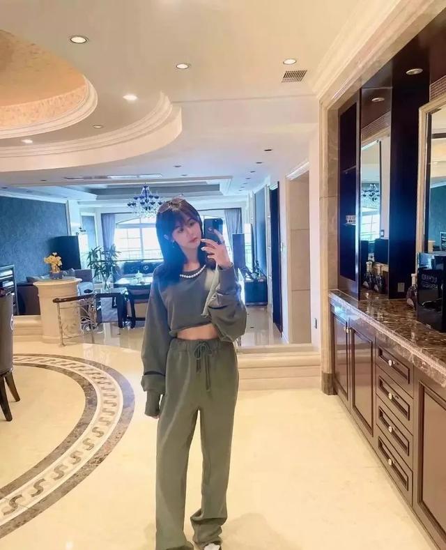 A major live broadcast accident happened to a well-known female anchor ...