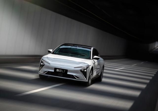 How to choose Zhiji L7 and Jikr 001?In fact, Zhiji L7 completely ...