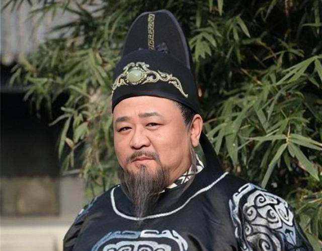 The famous actor Liang Guanhua and his wife Tang Ye have achieved each ...