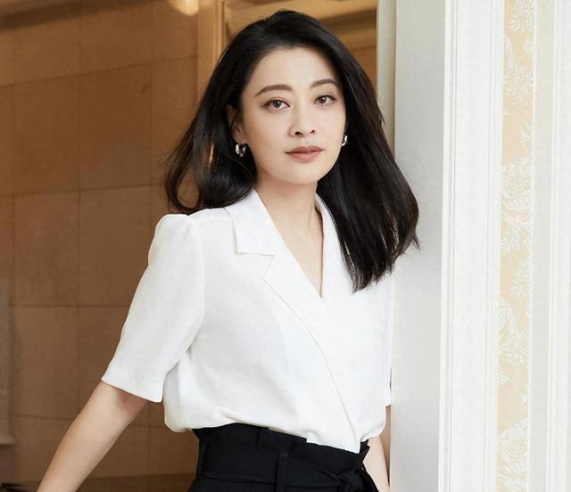 48-year-old Mei Ting rarely shows her affection, and she has changed a ...