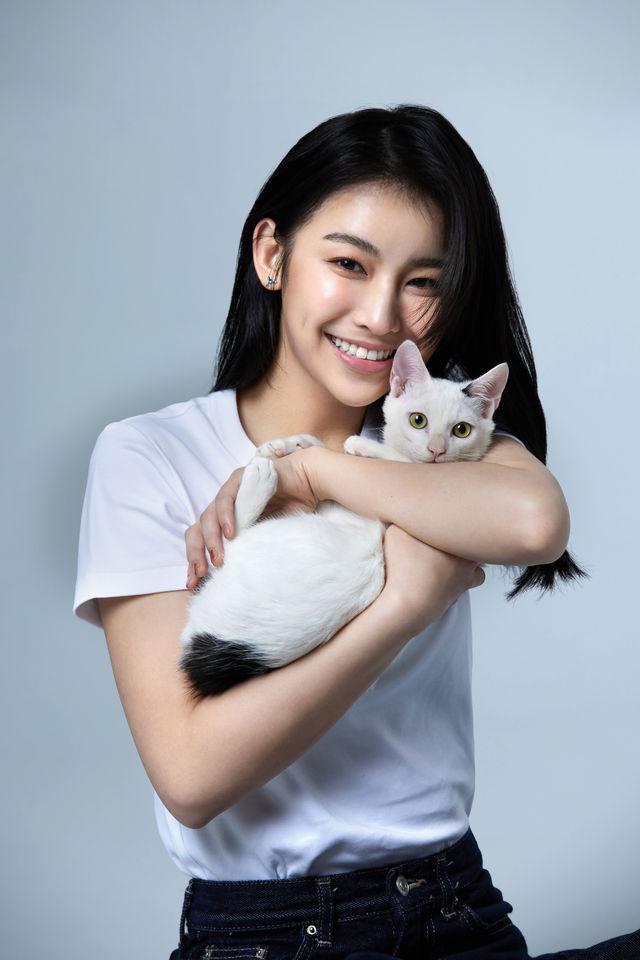 After disappearing from the showbiz for 2 years, Cai Zi announces her ...