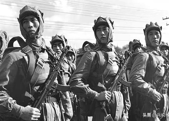 Chinese Paratrooper Commando: The first time I flew on a plane, the ...