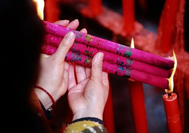 Why must there be 3 incense sticks?What does each root represent ...