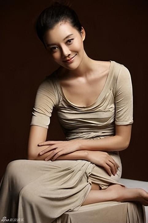 Love history of Che Xiao's wealthy family: Introduced by Jackie Chan to ...