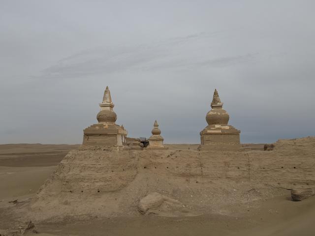 An ancient city buried the history of Xixia, who are the female bones ...