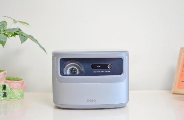 5000 yuan to buy what projector?How to choose a double eleven projector?Nut J10S primary color ...