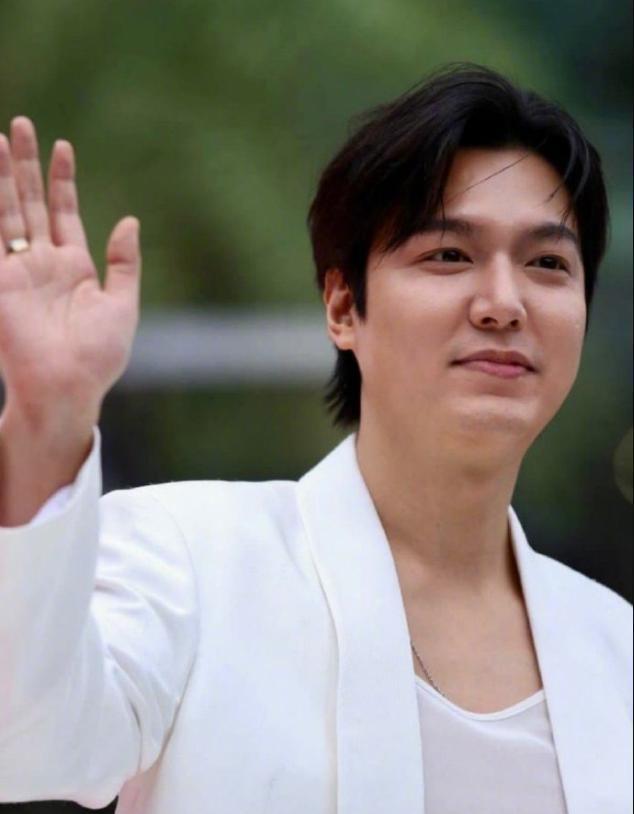 Lee Min Ho's latest photos exposed: Uncle Oppa has become fat and ...